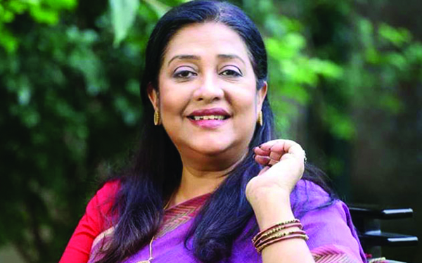 ৬৪’তেও প্রাণবন্ত সুবর্ণা মুস্তাফা কাজ করে চলেছেন ক্লান্তিহীন - দৈনিক আজাদী