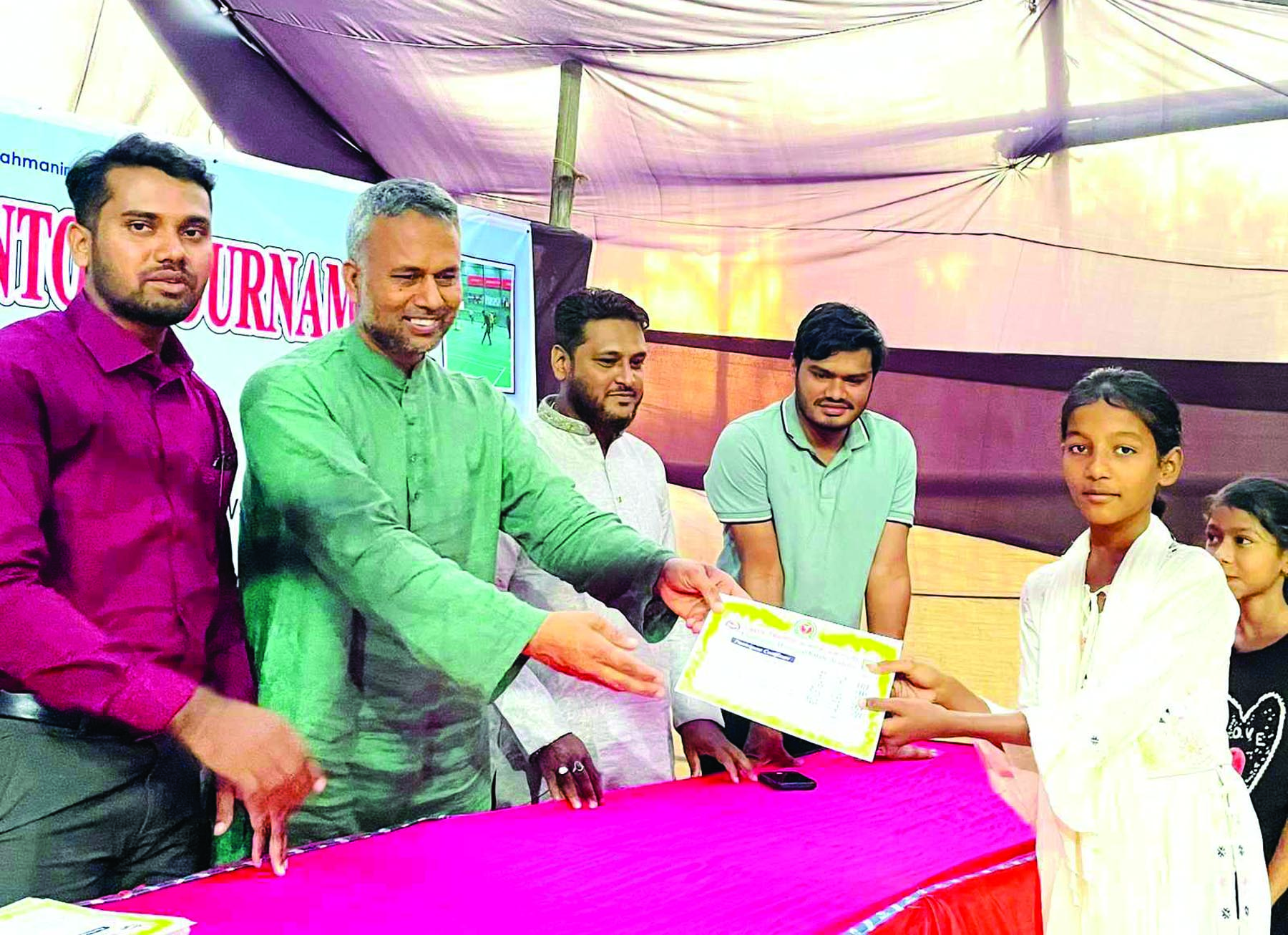 ইনফিনিটি কারাতে ক্লাবের প্রশিক্ষণ কর্মসূচি - দৈনিক আজাদী